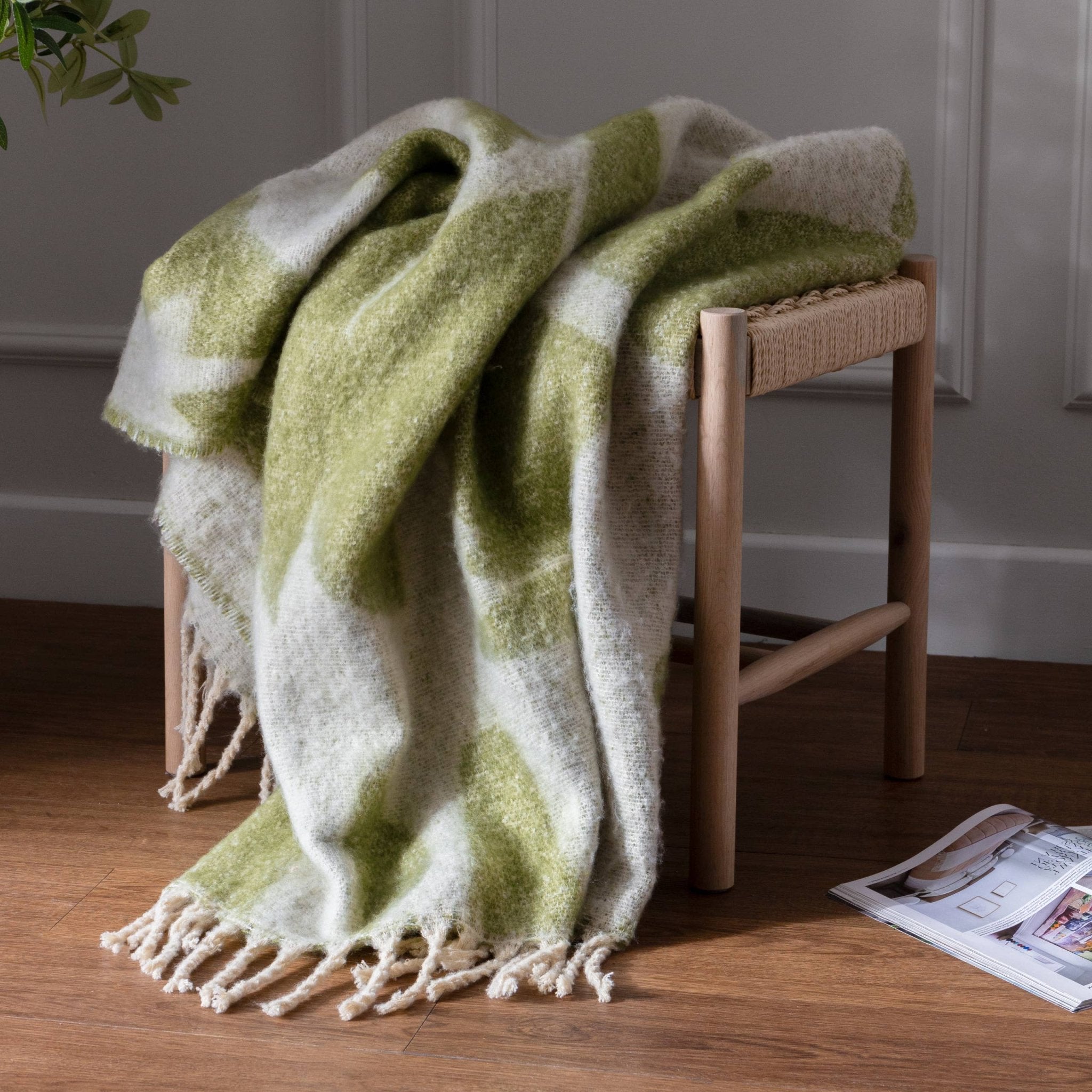 Meta Throw Olive – Hauslife